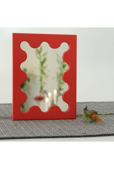 Farbelab Mm1 Dalgalı Kenarlı Kırmızı Renkli Ahşap Dekoratif Ayna 24X32CM