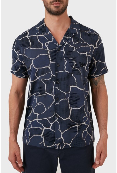 Emporio Armani Desenli Regular Fit Cepli Apaş Yaka Kısa Kollu Gömlek Erkek Gömlek 211823 2R467 94635 Emporio Armani Desenli Regular Fit Cepli Apaş Yaka Kısa Kollu Gömlek Erkek Gömlek 211823 2R467 94635