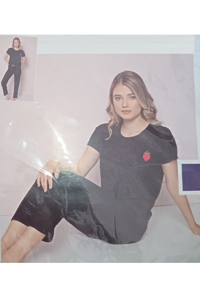 Thulia Elegance Siyah Yarım Kollu Pijama Takımı Thulia Elegance Siyah Yarım Kollu Pijama Takımı