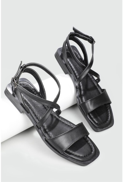 Carla Bella Bilek Bağlamalı Bantlı Siyah Kadın Sandalet J-711