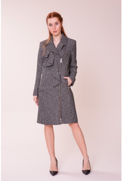 Fırfır ve Fermuar Detaylı Siyah Kaban