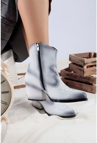 Pabucmarketi Beyaz Suni Deri Kadın Bot Pabucmarketi Beyaz Suni Deri Kadın Bot