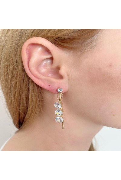 Hediyelikler Shop Altın Renk Çubuk Detaylı Taşlı Küpe (Çift) Hediyelikler Shop Altın Renk Çubuk Detaylı Taşlı Küpe (Çift)