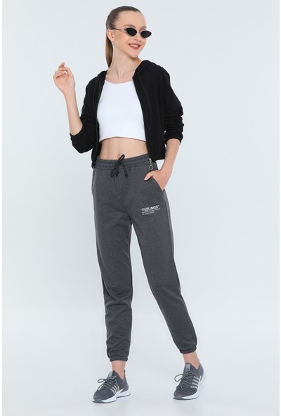 Antrasit Kadın Bel Paça Lastikli Cepli Baskılı Jogger Eşofman Altı P-039951 Antrasit Kadın Bel Paça Lastikli Cepli Baskılı Jogger Eşofman Altı P-039951