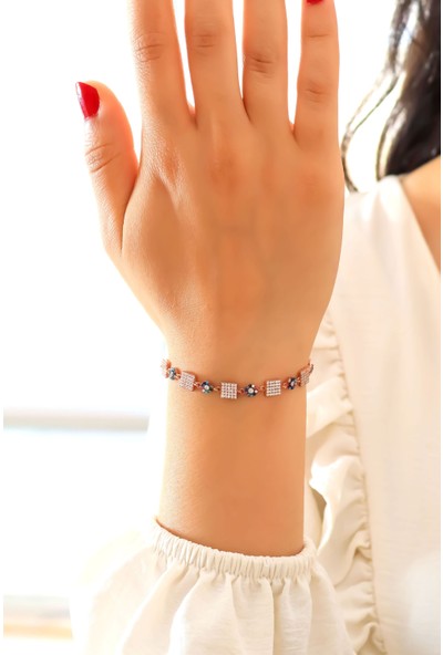 Kare Model Firuze & Zirkon Taşlı Asansörlü Gümüş Bileklik 201020755 Kare Model Firuze & Zirkon Taşlı Asansörlü Gümüş Bileklik 201020755