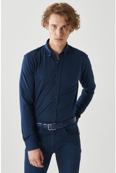 Comfort Fit Rahat Kesim Düğmeli Yaka Uzun Kollu Gömlek Comfort Fit Rahat Kesim Düğmeli Yaka Uzun Kollu Gömlek