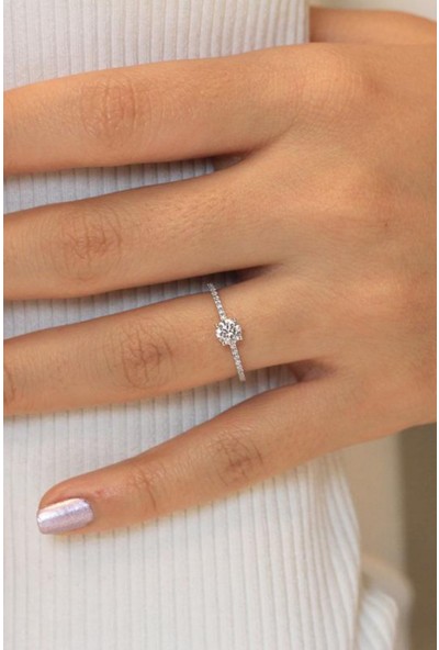 Crystal Diamond Zirconia Labaratuvar Pırlantası 0.50 Carat Tektaş Yüzük Crystal Diamond Zirconia Labaratuvar Pırlantası 0.50 Carat Tektaş Yüzük