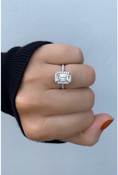 Crystal Diamond Zirconia Laboratuvar Pırlantası 1.01 Karat Baget Tektaş Yüzük Crystal Diamond Zirconia Laboratuvar Pırlantası 1.01 Karat Baget Tektaş Yüzük