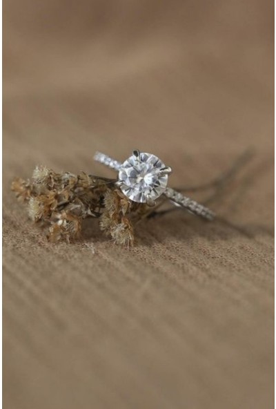 Crystal Diamond Zirconia Laboratuvar Pırlantası 1.50 Carat Tektaş Yüzük Crystal Diamond Zirconia Laboratuvar Pırlantası 1.50 Carat Tektaş Yüzük