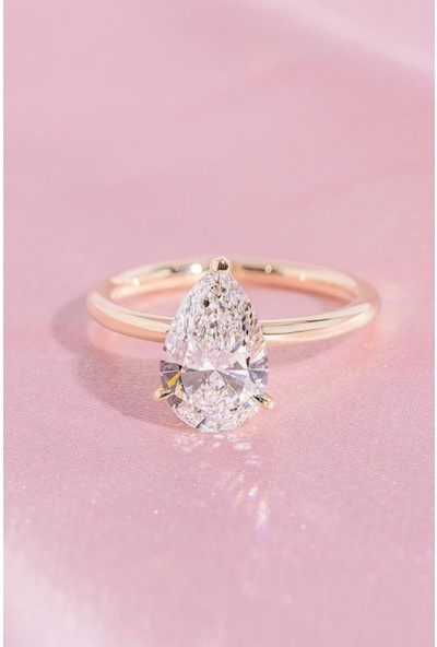 Crystal Diamond Zirconia Laboratuvar Pırlantası 1.50 Karat Damla Tektaş Yüzük Crystal Diamond Zirconia Laboratuvar Pırlantası 1.50 Karat Damla Tektaş Yüzük