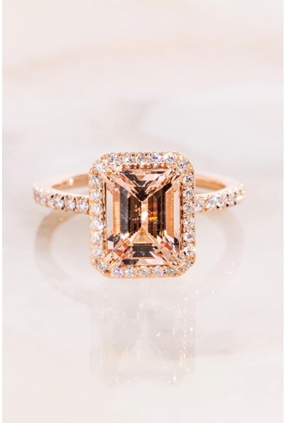 Crystal Diamond Zirconia Laboratuvar Pırlantası 1.50 Karat Sultanite Baget Tektaş Yüzük Crystal Diamond Zirconia Laboratuvar Pırlantası 1.50 Karat Sultanite Baget Tektaş Yüzük