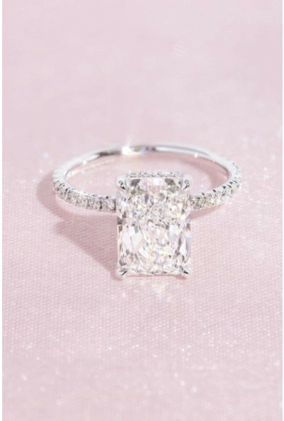Crystal Diamond Zirconia 4 Carat Laboratuvar Pırlantası Princess Kesim Tektaş Yüzük Crystal Diamond Zirconia 4 Carat Laboratuvar Pırlantası Princess Kesim Tektaş Yüzük