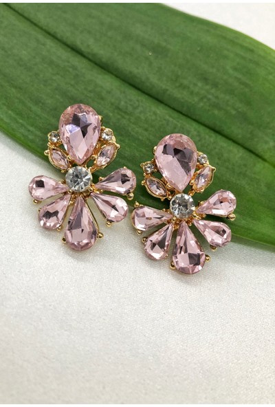 Saccuro Pembe Kristal Taşlı Altın Kaplama Küpe Saccuro Pembe Kristal Taşlı Altın Kaplama Küpe