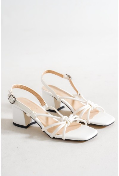 Basskan Bayan Beyaz Bilekten Bağlamalı Tokalı Biyeli Topuklu Ayakkabı&sandalet Basskan Bayan Beyaz Bilekten Bağlamalı Tokalı Biyeli Topuklu Ayakkabı&sandalet