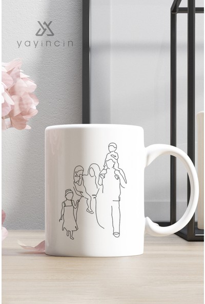 Yayıncın Aile Tasarımlı Kupa Bardak