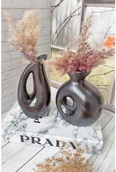 Isem Siyah Delta ve Bafem Vazo