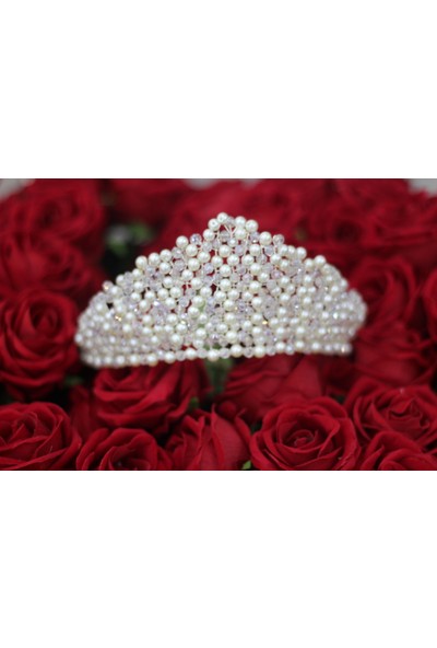 Serpilin Gelin Evi Kristal Ve Inci Karışık Gelin Tacı Serpilin Gelin Evi Kristal Ve Inci Karışık Gelin Tacı