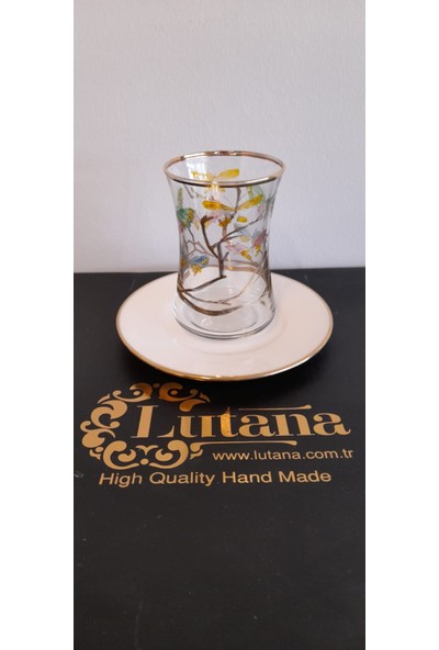 Lutana Kelebek Motifli Gerçek Altın Suyuna Batırılmış Çay Takımı Lutana Kelebek Motifli Gerçek Altın Suyuna Batırılmış Çay Takımı