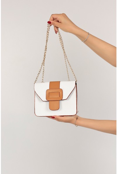 By Love Stil Beyaz Yazı Tasarım Omuz Çantası By Love Stil Beyaz Yazı Tasarım Omuz Çantası