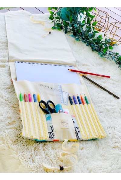 Lily Tongo Pamuklu Handmade Taşınabilir Çizim ve Kalem Çantası Lily Tongo Pamuklu Handmade Taşınabilir Çizim ve Kalem Çantası