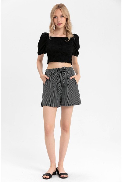 Şimal Kadın Cepli Kuşaklı Çizgi Detaylı Şort