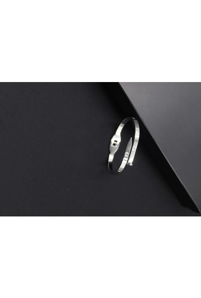 Medo E-Konsept Medoekonsept Kadın Çivi Model Çelik Kelepçe Gümüş Medo E-Konsept Medoekonsept Kadın Çivi Model Çelik Kelepçe Gümüş