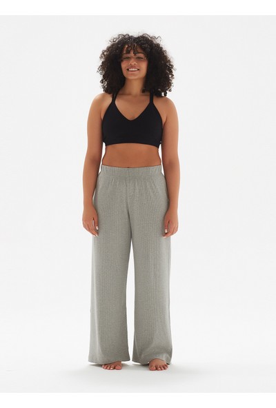 Comm-Ci Normal Bel Normal Koyu Gri Kadın Pantolon 1080 Koyu Gri Pantolon Comm-Ci Normal Bel Normal Koyu Gri Kadın Pantolon 1080 Koyu Gri Pantolon