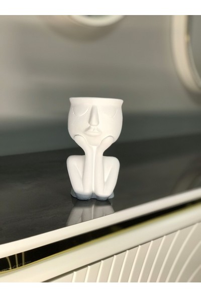 Edda DSG Düşünen Adam Saksı Beyaz Edda DSG Düşünen Adam Saksı Beyaz