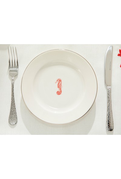 English Home Arzu Sabancı Seahorse Bone Porselen Tatlı Tabağı 17 cm Beyaz - Kırmızı English Home Arzu Sabancı Seahorse Bone Porselen Tatlı Tabağı 17 cm Beyaz - Kırmızı