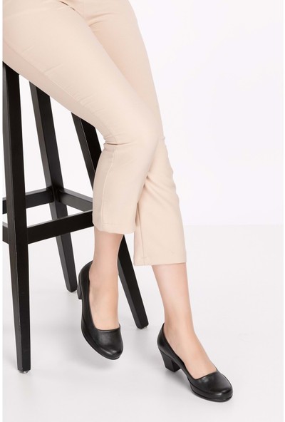 Gondol Kadın Deri Klasik Topuklu Ayakkabı VDT.8080 - Siyah - 41 Gondol Kadın Deri Klasik Topuklu Ayakkabı VDT.8080 - Siyah - 41