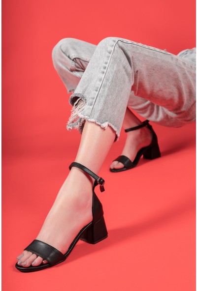 Riccon Siyah Cilt Kadın Topuklu Sandalet 0012375