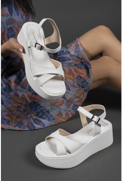 Riccon Beyaz Kadın Yüksek Topuklu Sandalet 0012740