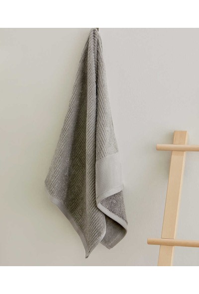 Maisonette Arya Havlu Gri 50x100cm Maisonette Arya Havlu Gri 50x100cm