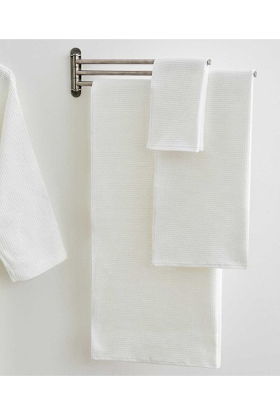 MAISONETTE TIARA HAVLU 76 X 152 CM BEYAZ SIYAH MAISONETTE TIARA HAVLU 76 X 152 CM BEYAZ SIYAH