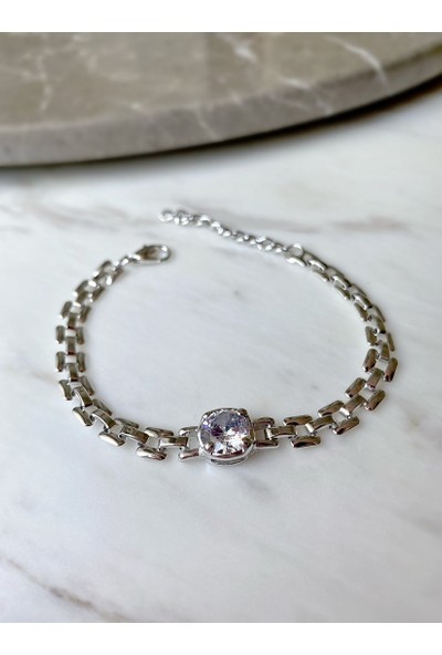 Luce Esse Geçme Zincir Zirkon Taş Detaylı Bileklik Luce Esse Geçme Zincir Zirkon Taş Detaylı Bileklik