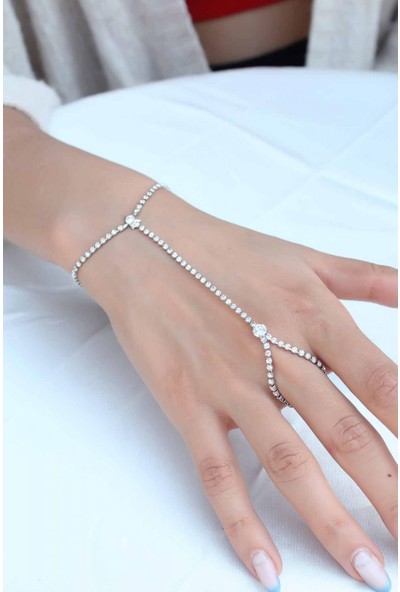 Clariss Zirkon Taşlı Gümüş Renk Kadın Şahmeran Clariss Zirkon Taşlı Gümüş Renk Kadın Şahmeran