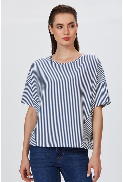 Kayık Yaka Yarasa Kol Çizgili Bluz 022-1026 Kayık Yaka Yarasa Kol Çizgili Bluz 022-1026