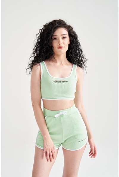 Garmi Kadın Crop Büstiyerli Pijama Takımı Yeşil Garmi Kadın Crop Büstiyerli Pijama Takımı Yeşil