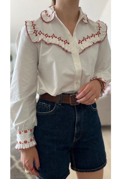 Kadın Nakış Işlemeli Fırfır Yaka Gömlek