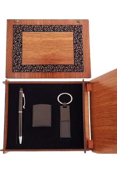 Nefertiya Ahşap Kutulu Siyah Kalem Anahtarlık ve Mat Çakmak Seti Nefertiya Ahşap Kutulu Siyah Kalem Anahtarlık ve Mat Çakmak Seti