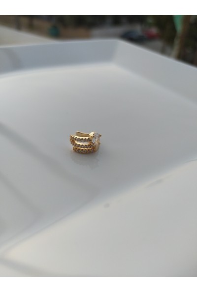 Umiko Tektaşlı Üç Şeritli Zirkon Taşlı Kıkırdak Küpe Earcuff Umiko Tektaşlı Üç Şeritli Zirkon Taşlı Kıkırdak Küpe Earcuff