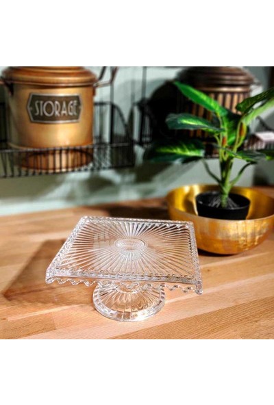 Ayaklı Cam Pasta Stand Sunumluk Kare 25 cm Ayaklı Cam Pasta Stand Sunumluk Kare 25 cm