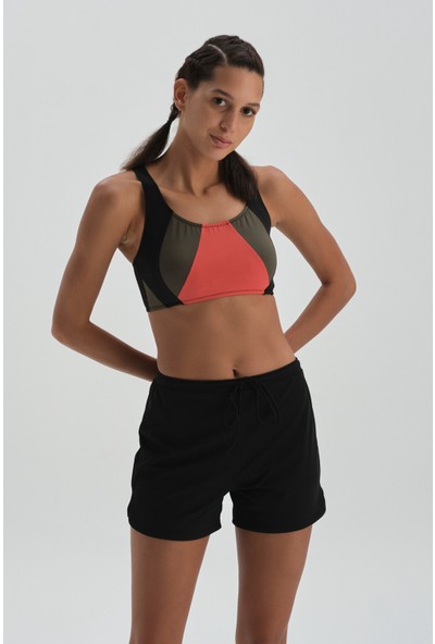 Dagi Siyah Taytlı Şort