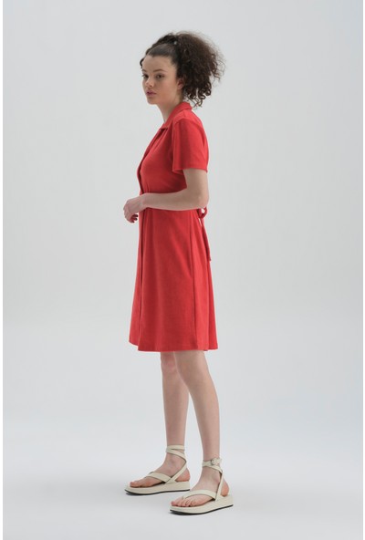 Dagi Kırmızı Yakalı, Patlı Havlu Elbise