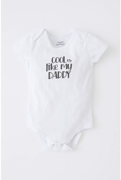 DeFacto 	Erkek Bebek Slogan Baskılı Kısa Kollu Pamuklu Çıtçıtlı Body Y5283A222SM DeFacto 	Erkek Bebek Slogan Baskılı Kısa Kollu Pamuklu Çıtçıtlı Body Y5283A222SM