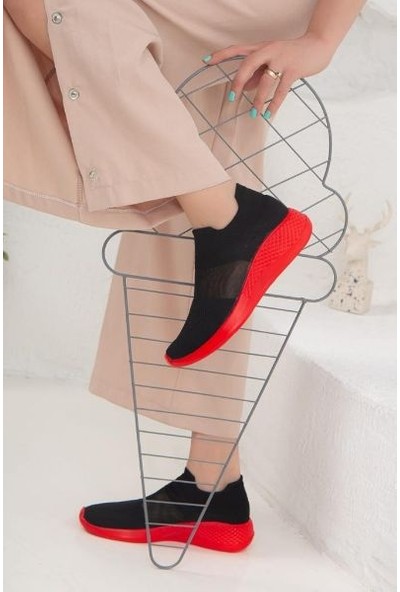 Odes Siyah Triko Kırmızı Tabanlı Spor Ayakkabı Odes Siyah Triko Kırmızı Tabanlı Spor Ayakkabı