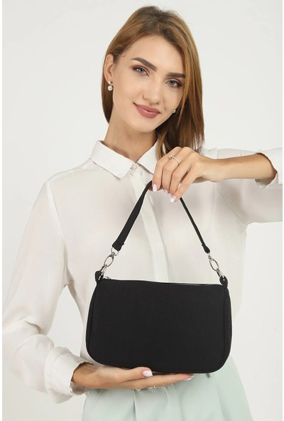 Shaka U16 Siyah Baget El ve Omuz Çantası U:15CM E:25 cm G:7cm Shaka U16 Siyah Baget El ve Omuz Çantası U:15CM E:25 cm G:7cm