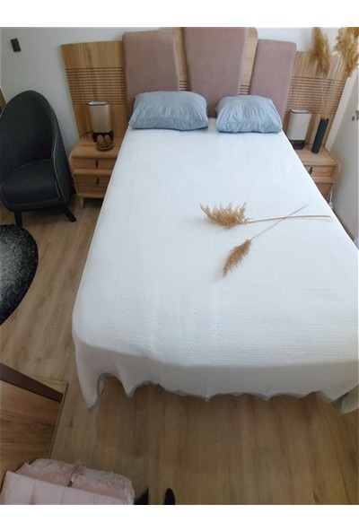 More Home Çift Kişilik % 100 Pamuklu Lastikli Çarşaf Pike Takımı 240 x 260 cm Krem More Home Çift Kişilik % 100 Pamuklu Lastikli Çarşaf Pike Takımı 240 x 260 cm Krem