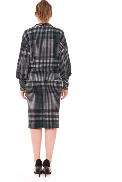 Ki-We Ekoseli Simli Yeşil Etek-Bluz Takım Ki-We Ekoseli Simli Yeşil Etek-Bluz Takım