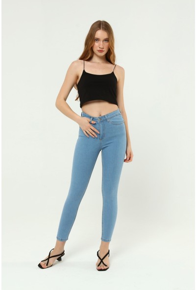 Nesafet Kadın Çift Iğne Dar Paça Kot Pantolon Nesafet Kadın Çift Iğne Dar Paça Kot Pantolon